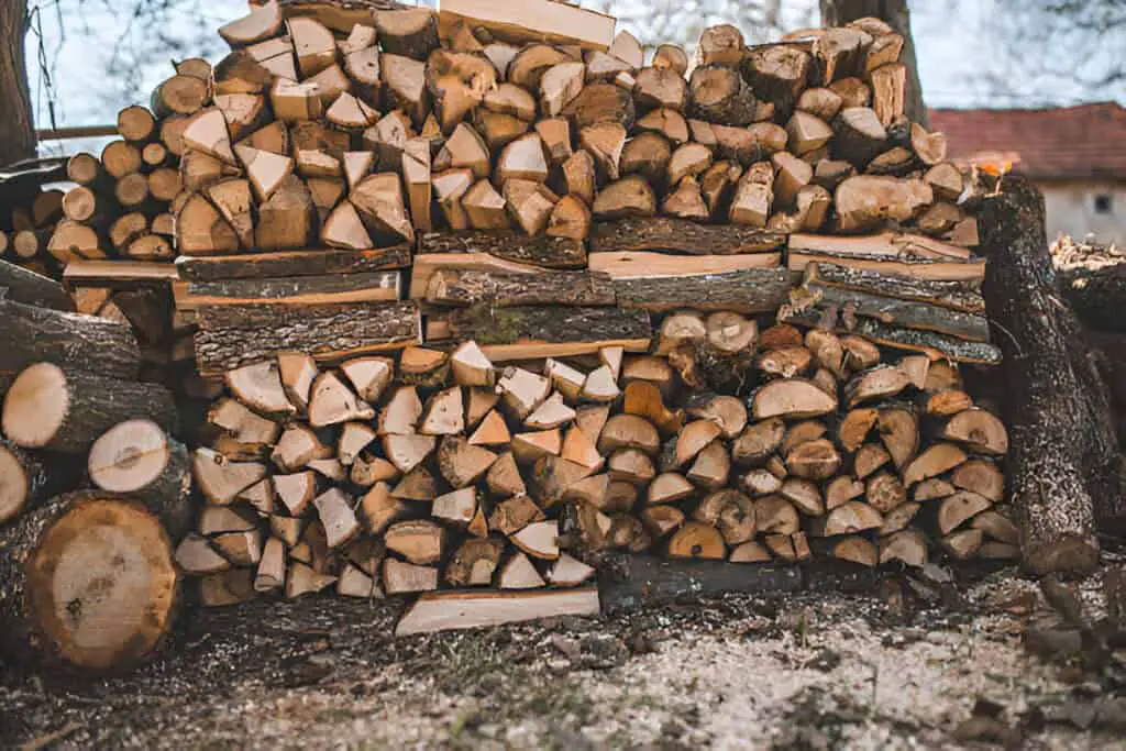 How to Season Firewood Efficiently: Tips for the Perfect Burn ...